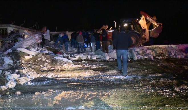 Al menos 14 muertos y 30 heridos al explotar un almacén de fuegos ...
