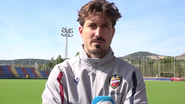 La mujer de Campaña la lía en redes y el jugador del Levante pide ...