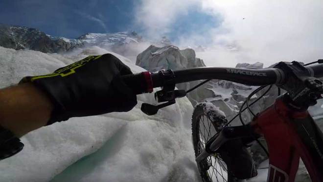 Ciclismo: El descenso vertical en bicicleta que te dará vértigo de solo ...