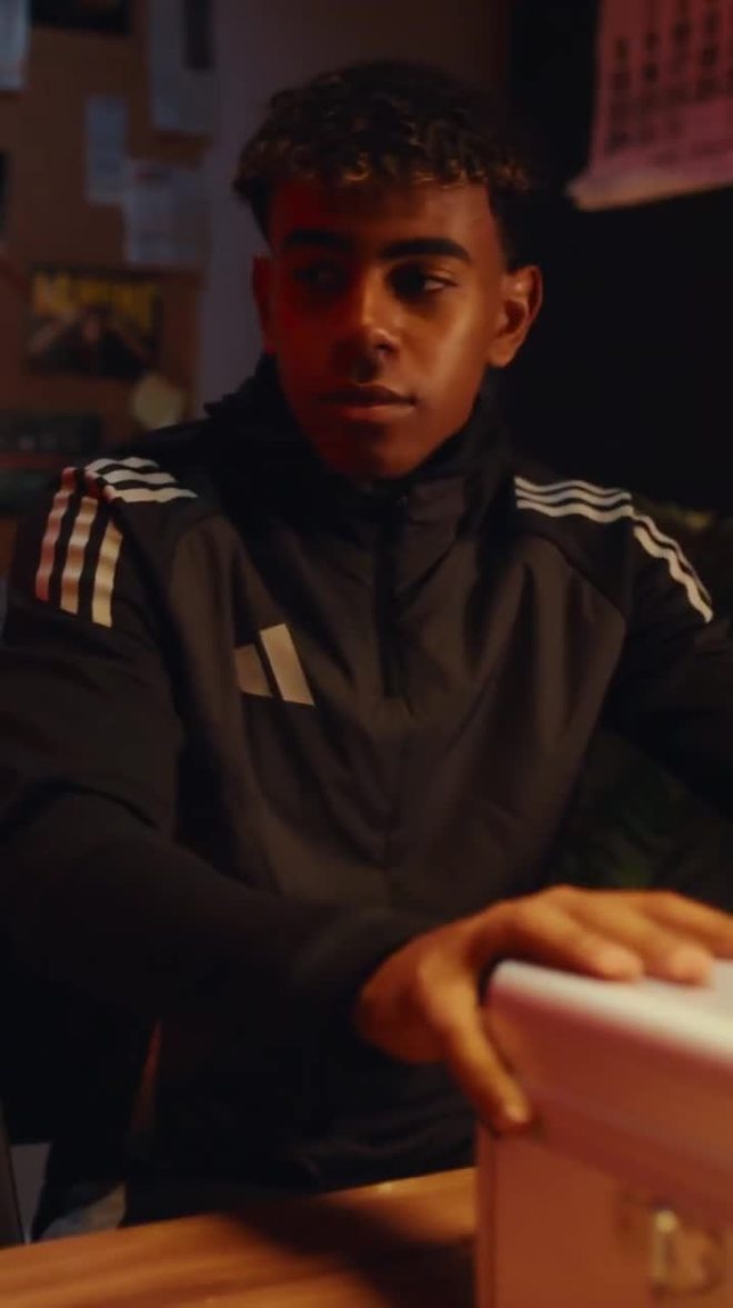 Lamine Yamal presenta sus nuevas Adidas F50 en colaboración con la ...