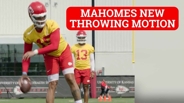 Patrick Mahomes mimics MLB pitcher with new throwing motion - MARCA TV ...