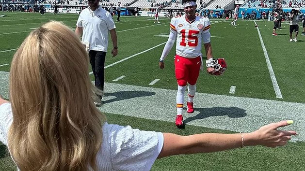 Patrick Mahomes enjoys an inflatable slide with daughter Sterling ...