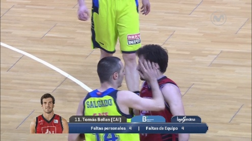Manotazo, reyerta y doble expulsión en Zaragoza | Marca.com