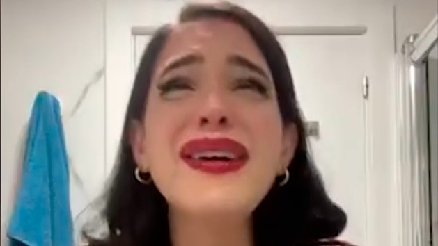 Mujer llora destrozada por haber sido rechazada en una cita por ser trans: "¿Qué culpa tengo yo ...