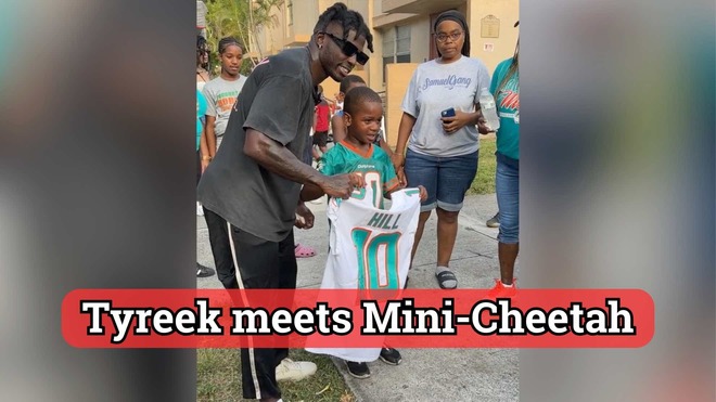 Tyreek Hill's heartfelt moment: a special jersey for the 'Mini-Cheetah ...
