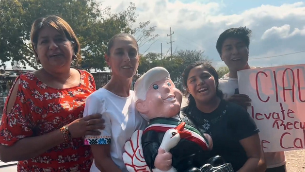 Claudia Sheinbaum recibe alcancía de AMLO en su visita a Veracruz ...