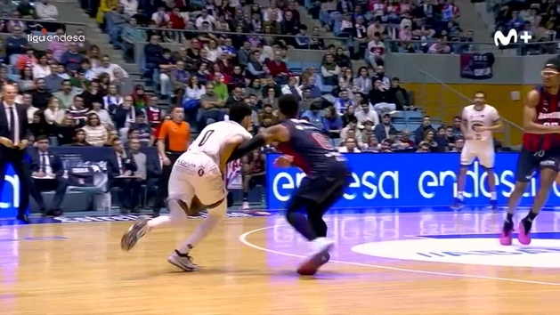 Así fue el enfrentamiento entre Markus Howard y Jordan Howard en la primera vuelta - MarcaTV