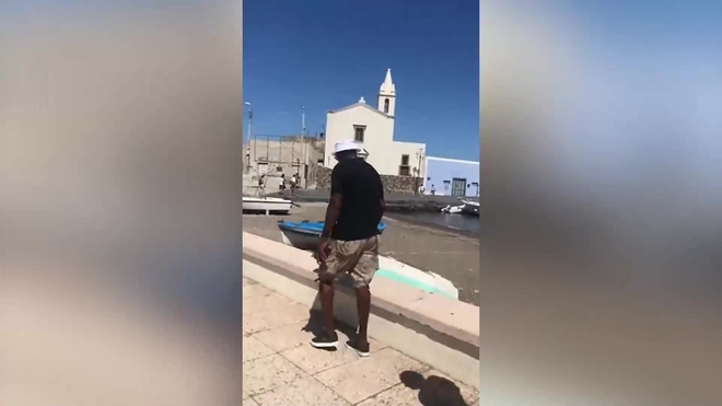 Cuando te encuentras a Michael Jordan y le saludas imitando a una cabra ...