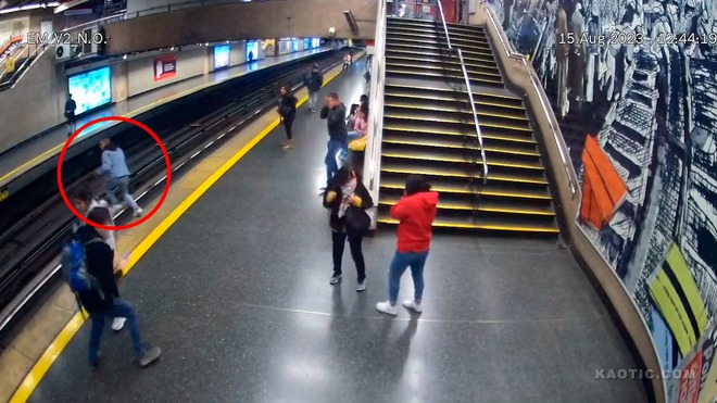 Terror en el metro: Cámaras captan a hombre que se avienta a las vías ...