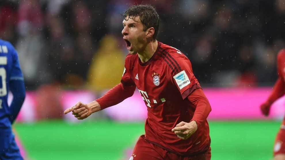 Müller's overhead-kick magic | MARCA English