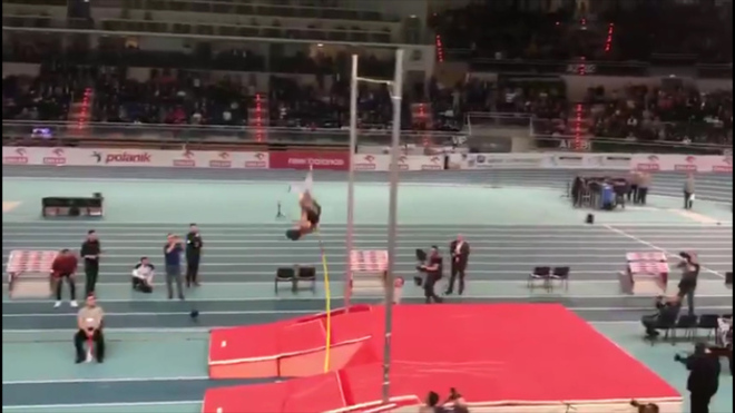 Atletismo: ¡¡Duplantis bate el récord del mundo de pértiga con un salto ...