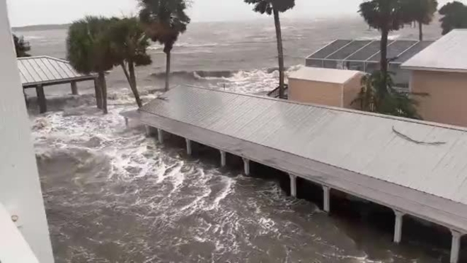Hurricane Idalia hits Florida with 125 mph winds, flooding streets ...