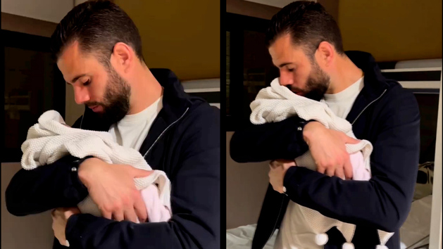 Nacho, father for the fourth time: poses with daughter Lola in his arms ...