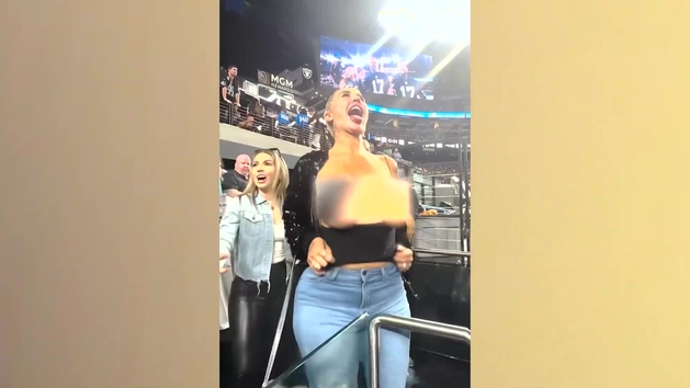 Danii Banks, modelo de OnlyFanes, muestra sus pechos y es expulsada del ...