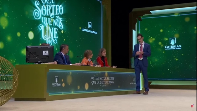 El Teatro Real se vuelve loco con la entrada del 'gordo' en el bombo ...