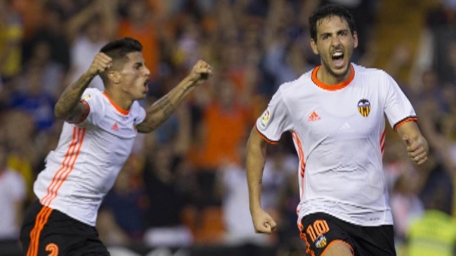 Valencia vs Alavés: El Valencia salva los muebles