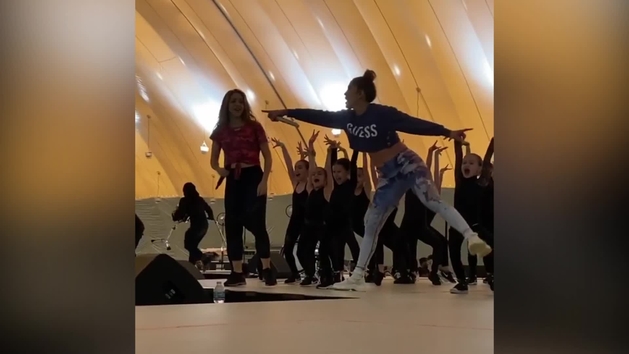 Jennifer López desvela cómo enseñó a Shakira su 'butt shake' - MARCA USA