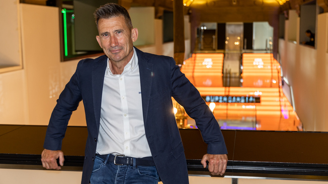 Carlos Martínez, la voz del fútbol, cumple 35 años narrando partidos de ...