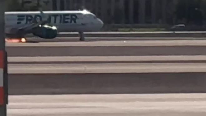 Airplane bursts into flames on landing at Las Vegas Airport | Marca
