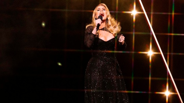 Adele presume colección de peluches de Dr Simi y hasta una muñeca Lele ...