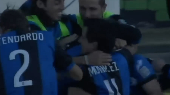 Un periodista con la camiseta retirada | Marca