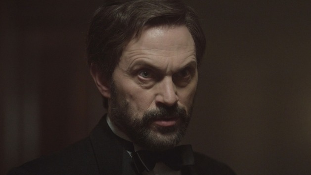 Will Keen es Albert James en 'Dime quién soy' - EXPANSIONTV